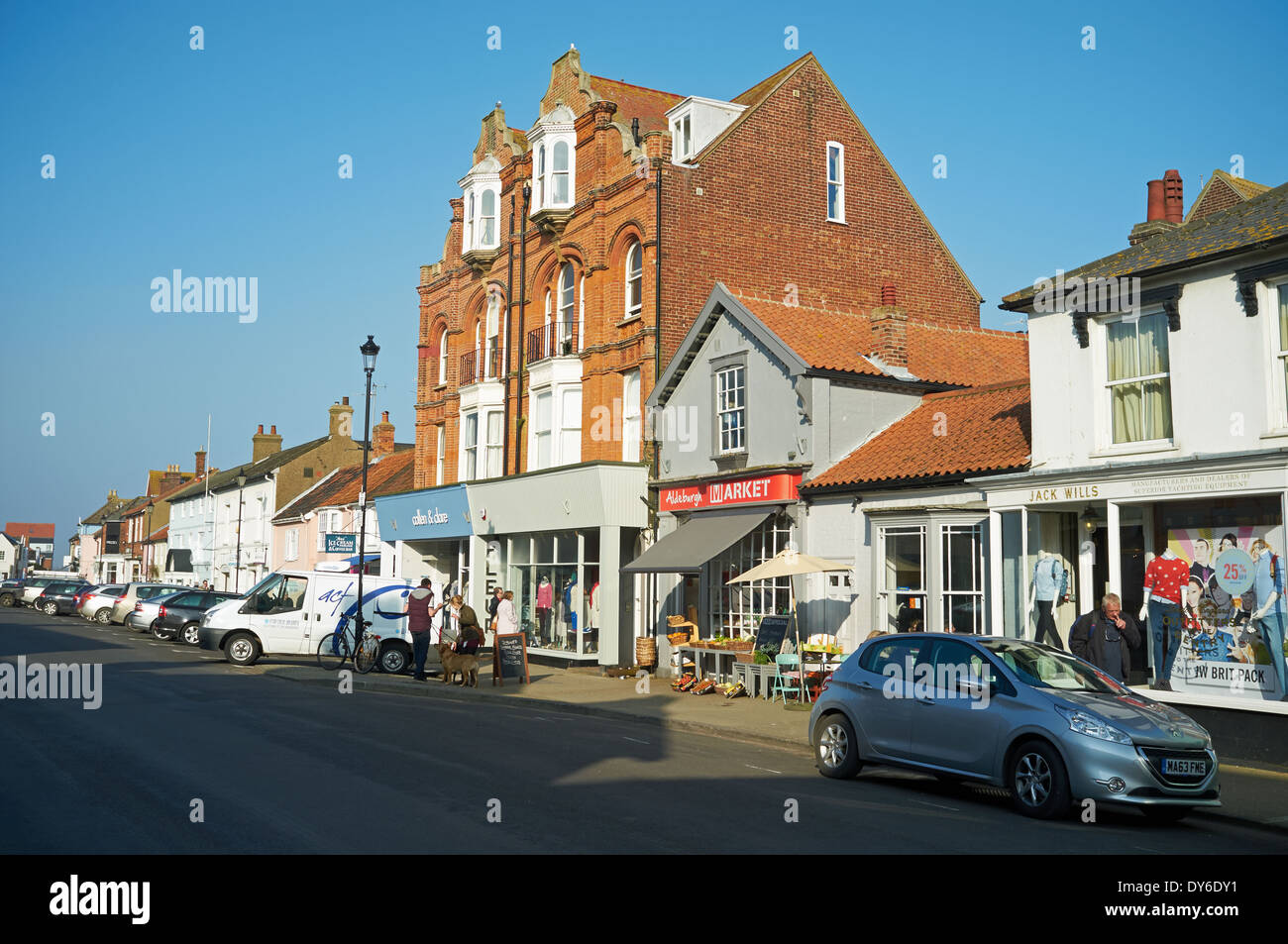 High street shops aldeburgh hi-res stock photography and images - Alamy