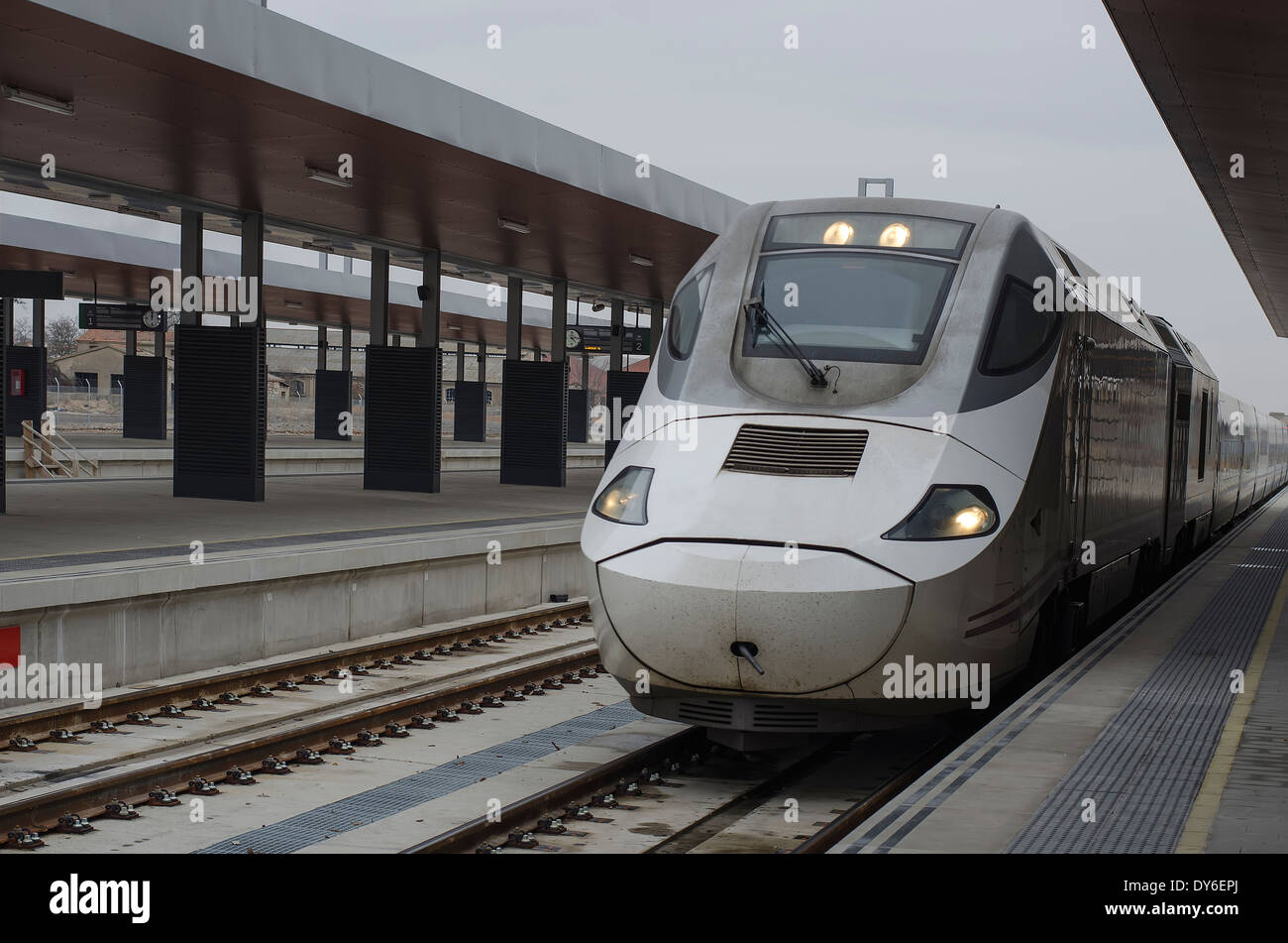 Fast commuter train hi-res stock photography and images - Alamy