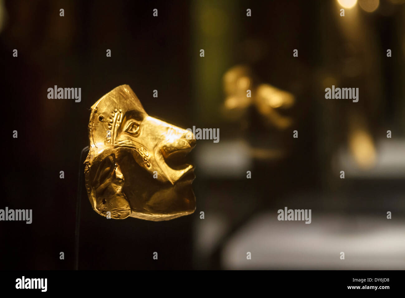 Pre columbian mask hi-res stock photography and images - Alamy