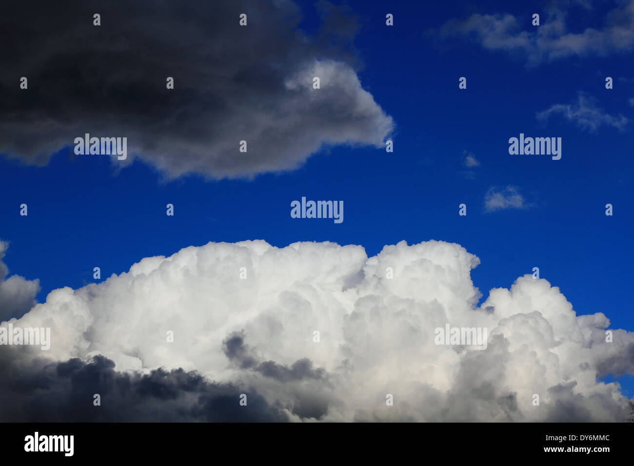 Vivid clouds hi-res stock photography and images - Alamy