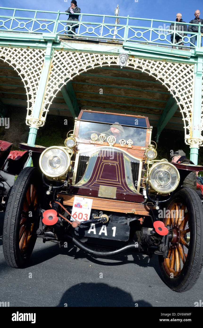 AA 1 and other veteran motor cars from pre-1905 arriving in Brighton at ...