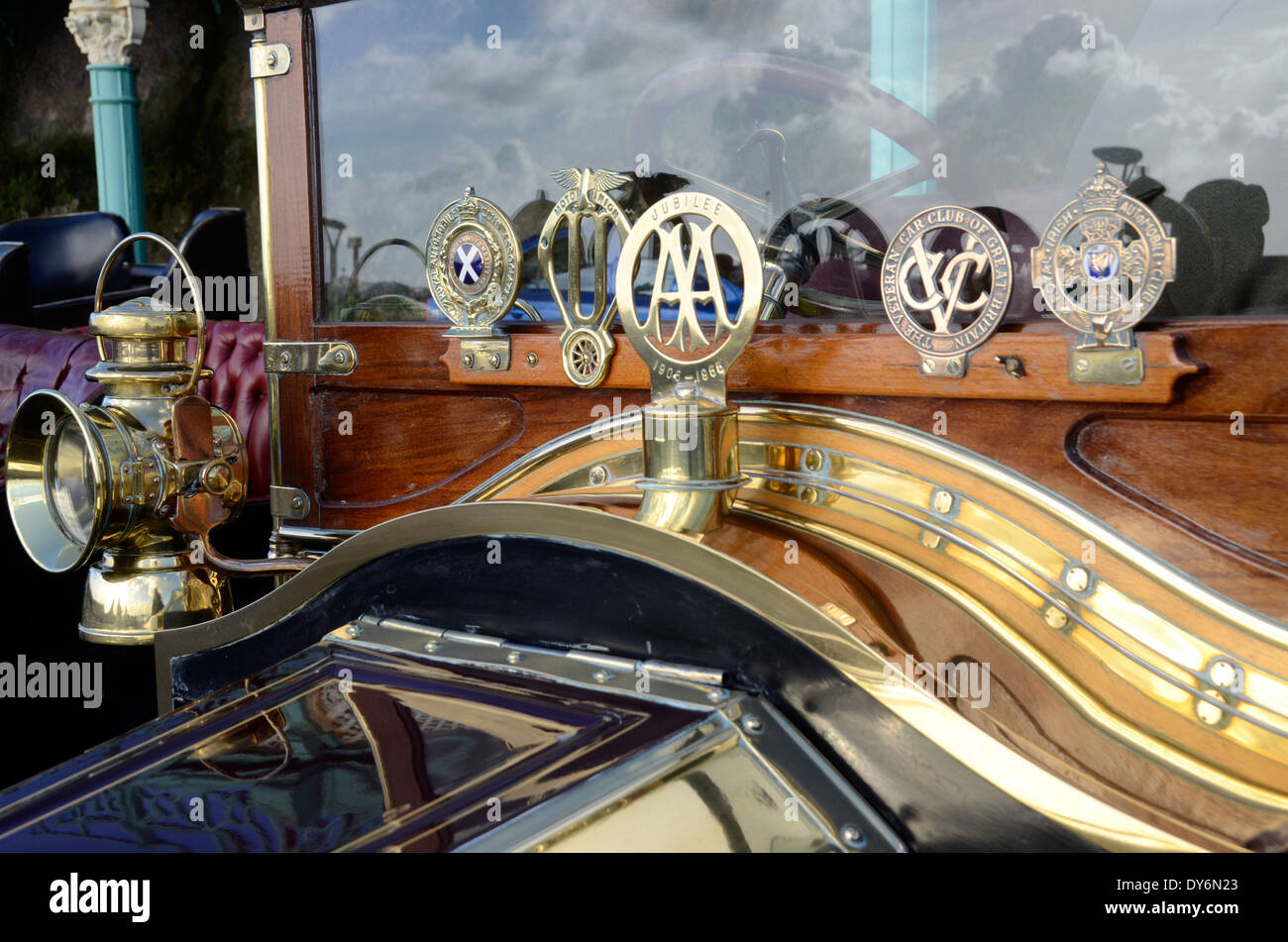 Veteran motor cars from pre-1905 arriving in Brighton at the end of the ...