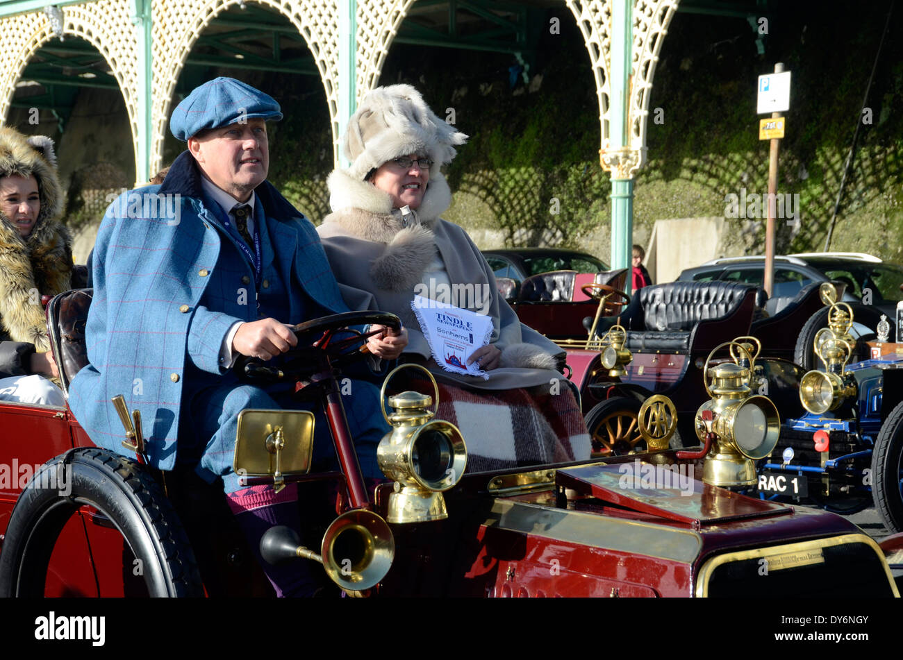 Veteran motor cars from pre-1905 arriving in Brighton at the end of the ...