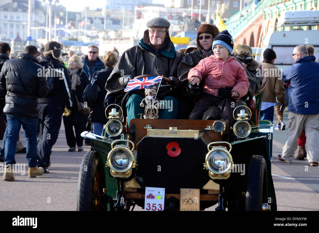 Veteran motor cars from pre-1905 arriving in Brighton at the end of the ...