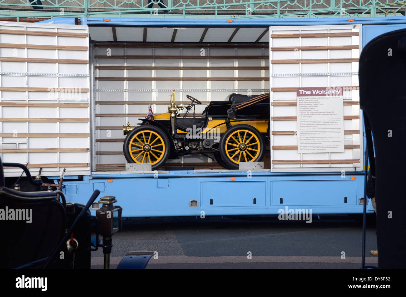 Veteran motor cars from pre-1905 arriving in Brighton at the end of the ...