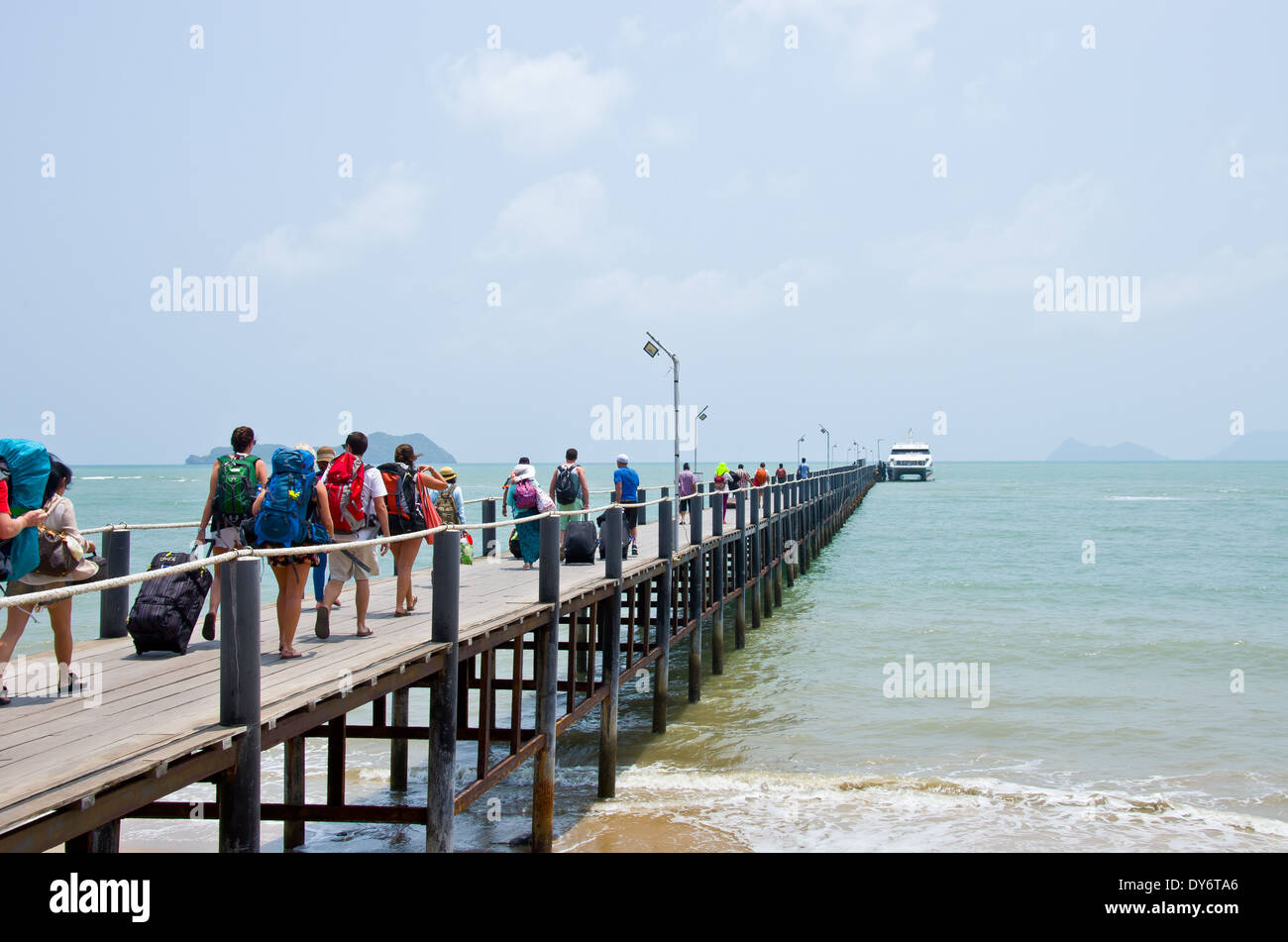 Bridge tourist walk hi-res stock photography and images - Alamy