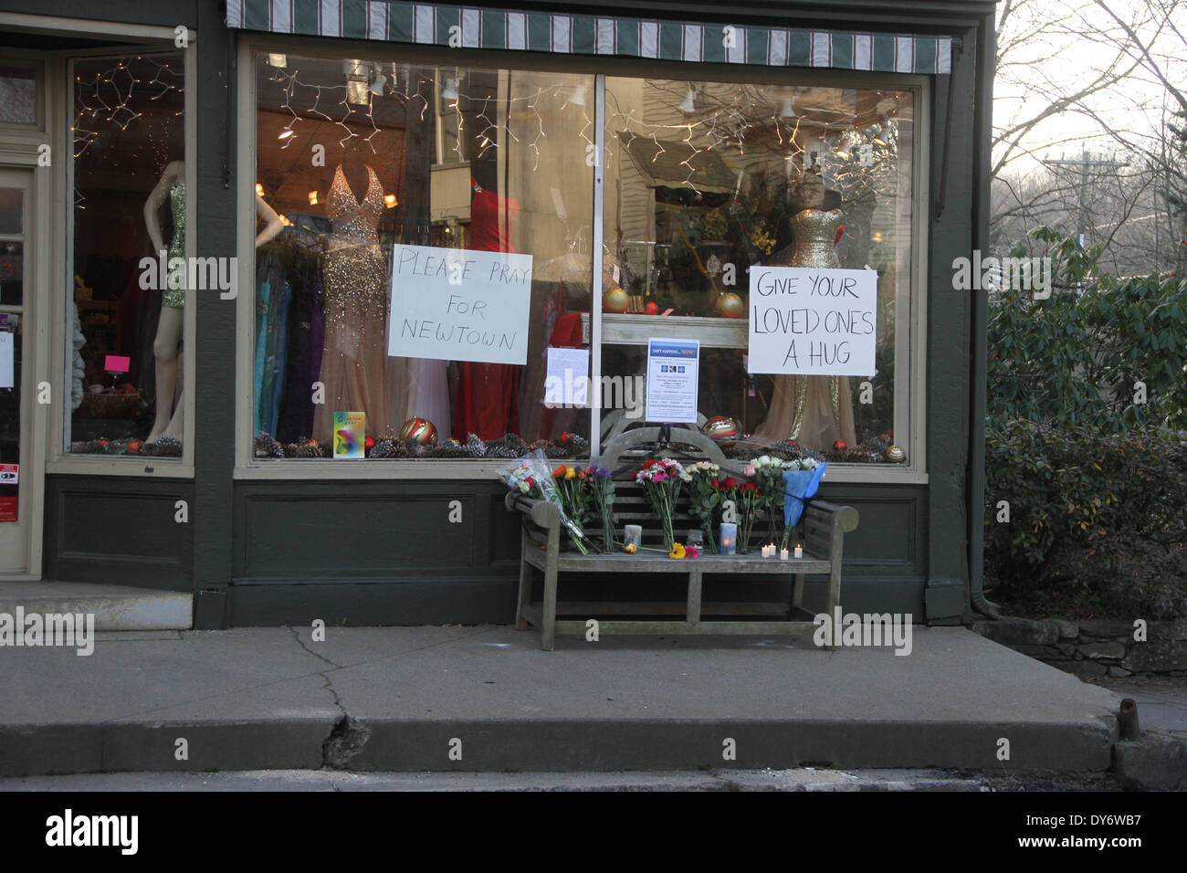 Pictures of Sandy Elementary School and pictures from Newtown CT ...