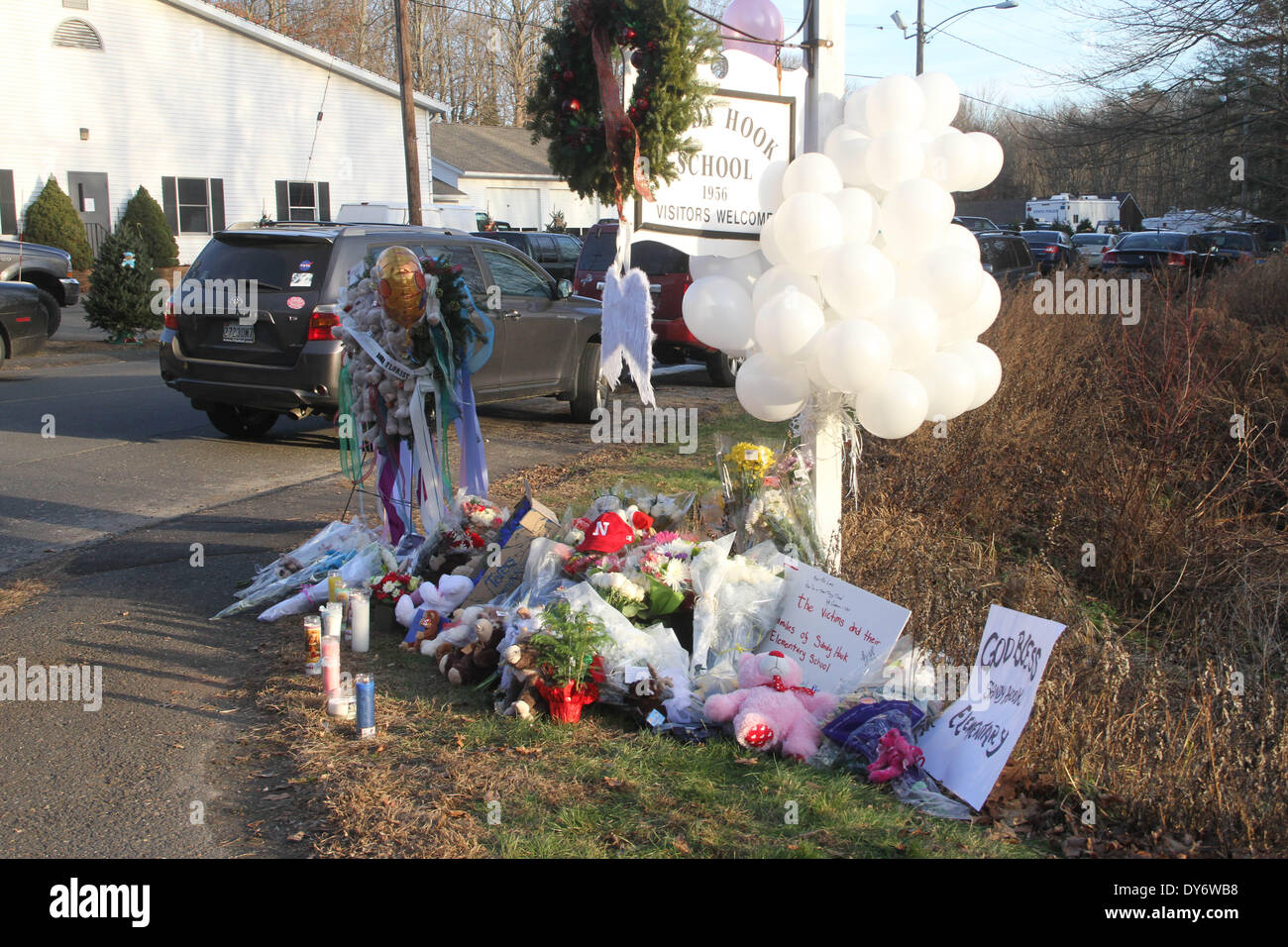 Pictures of Sandy Elementary School and pictures from Newtown CT ...