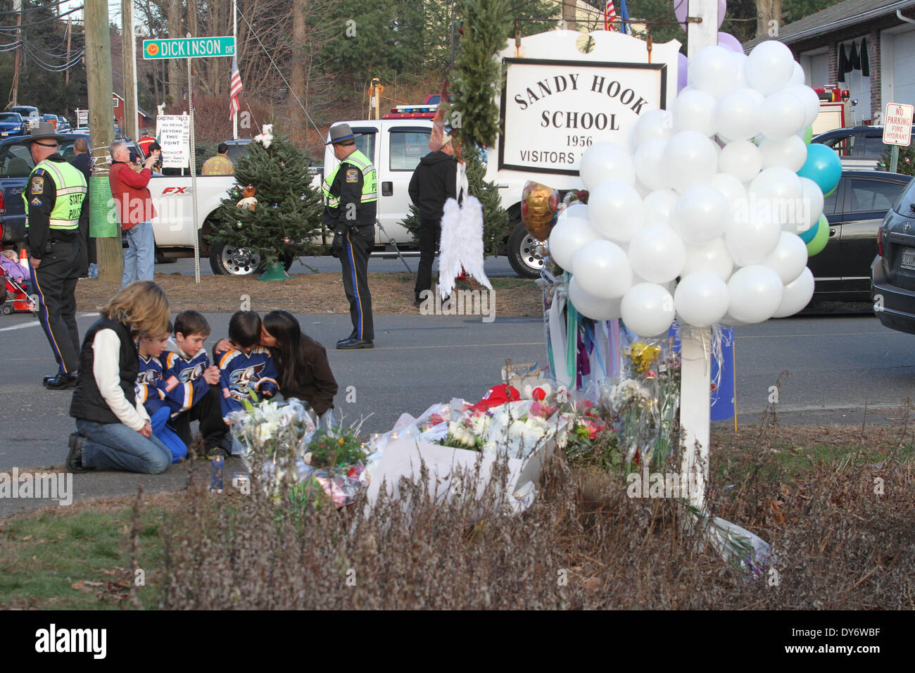 Pictures of Sandy Elementary School and pictures from Newtown CT ...