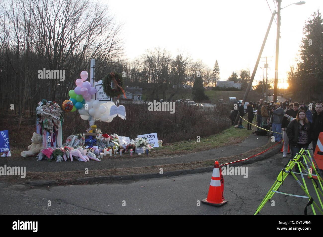 Pictures of Sandy Elementary School and pictures from Newtown CT ...