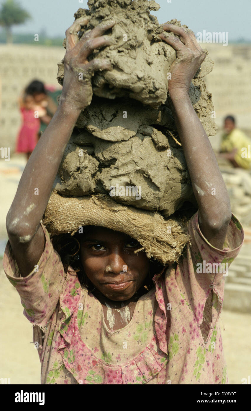 Brickyard india brick worker hi-res stock photography and images - Alamy