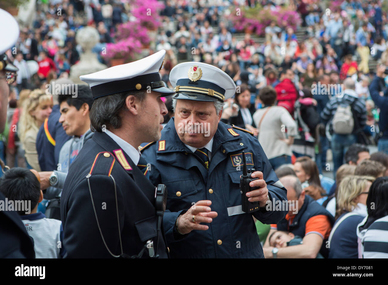 Italian police uniform hi-res stock photography and images - Alamy