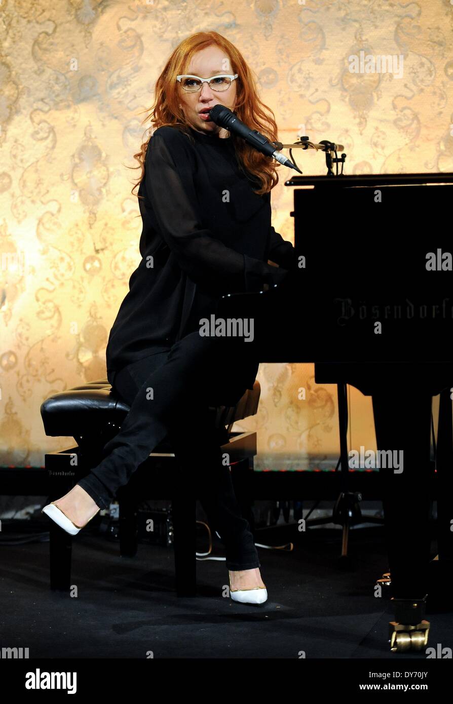 Unrepentant geraldines hi-res stock photography and images - Alamy