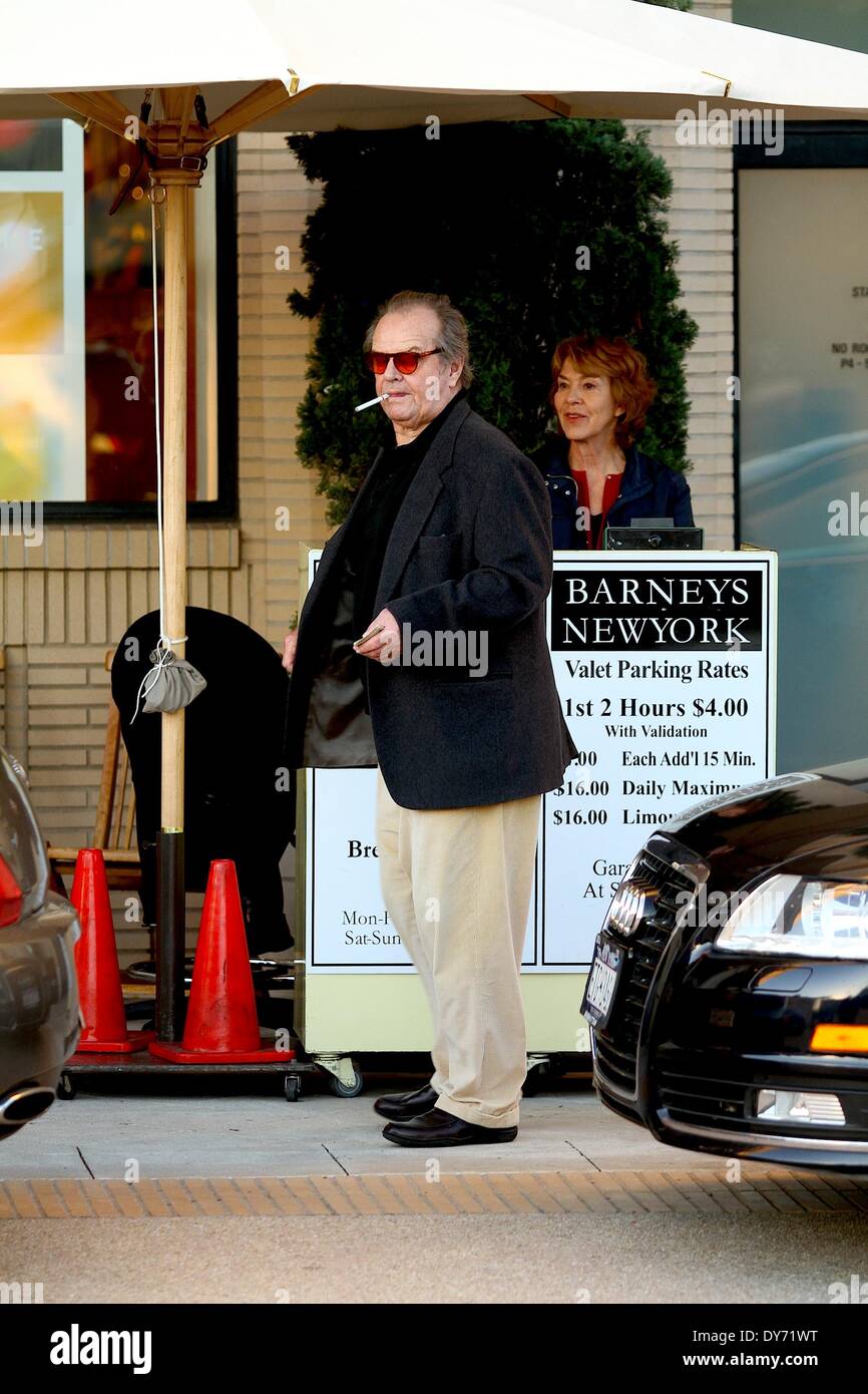 Jack Nicholson leaving Barneys New York in Beverly Hills with a ...