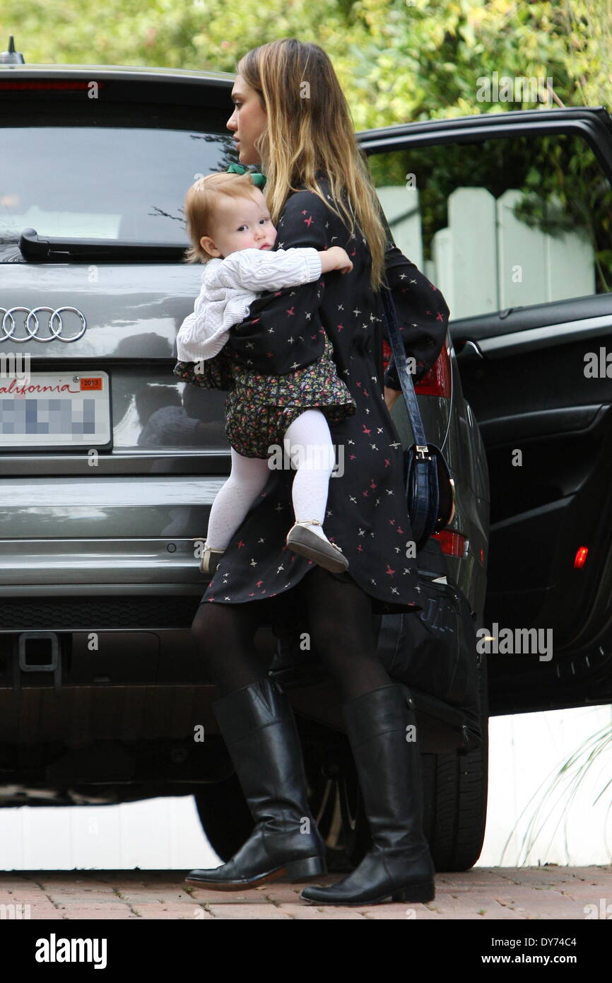 Jessica Alba and daughter Haven Garner Warren getting into their SUV in ...