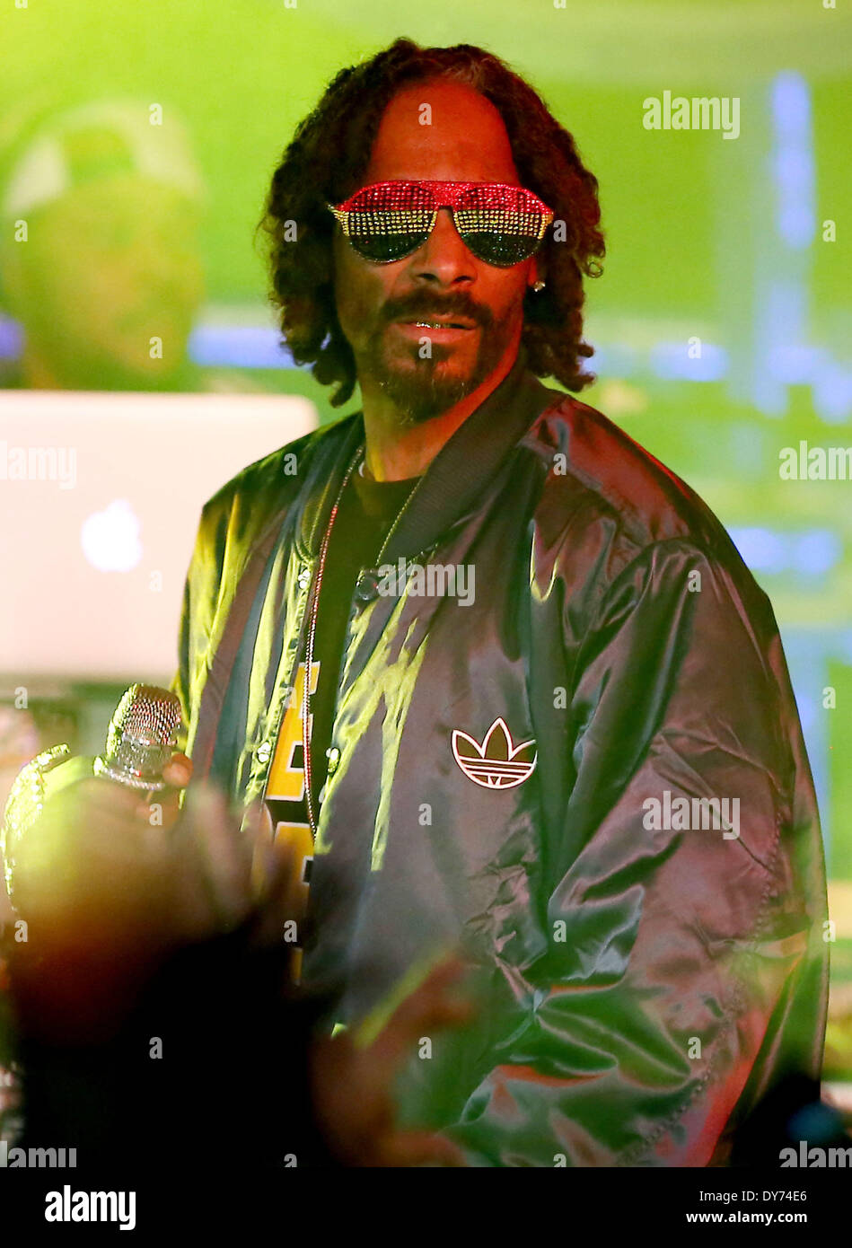 Snoop Dogg performing live in concert at Hard Rock Cafe Las Vegas ...