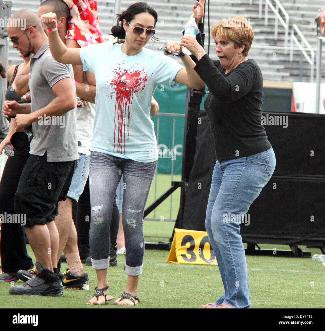 Guadalupe Rodriguez Jennifer Lopez's mother dances on the football ...
