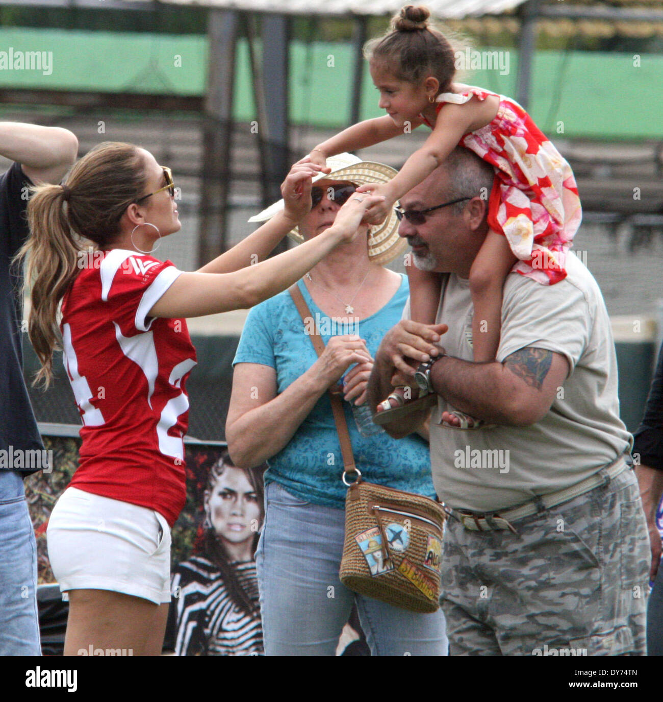 Jennifer Lopez with her daughter Emme Muniz at the Pre-Concert ...