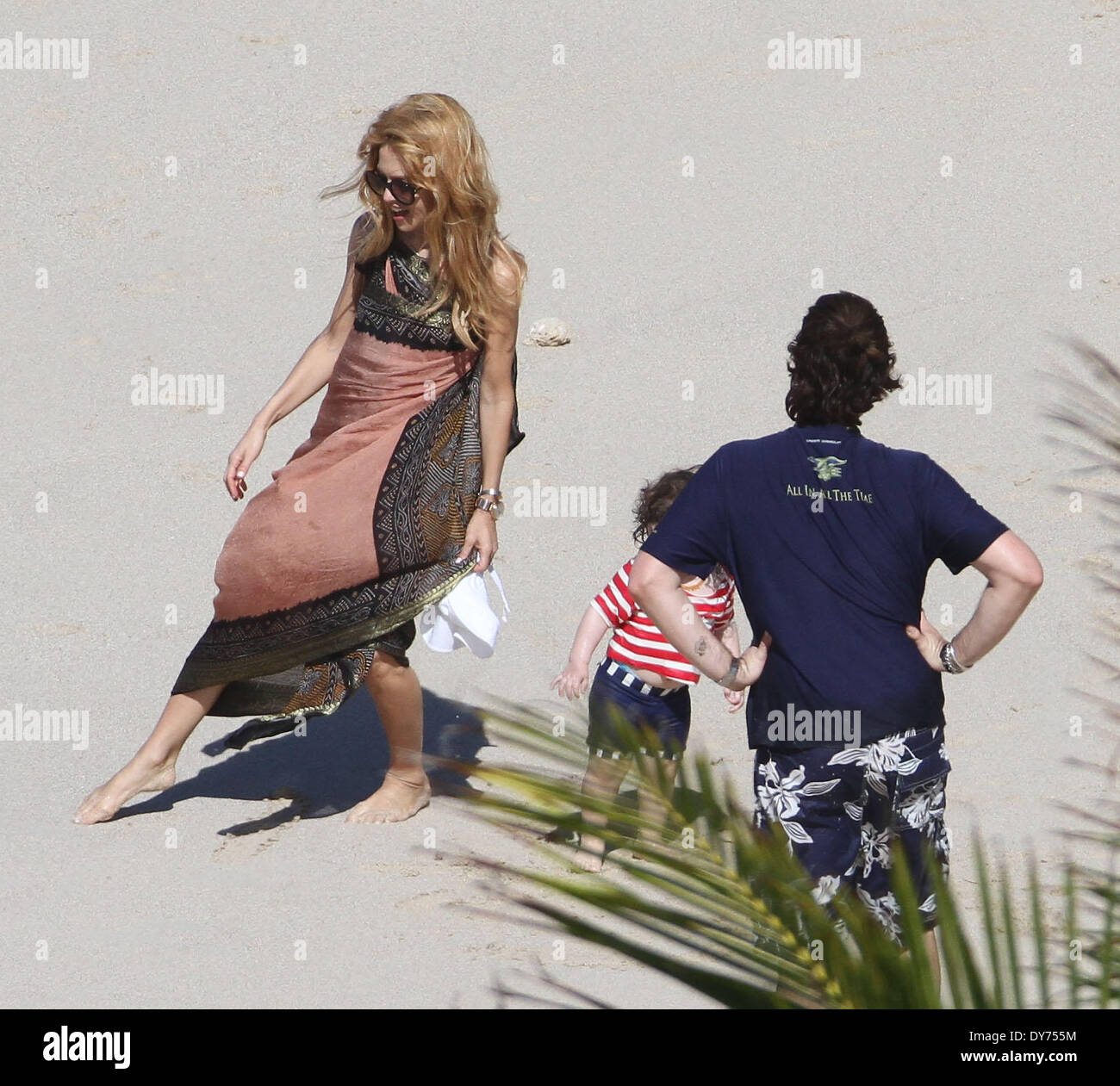 Rachel Zoe and her family enjoy a day at the beach whilst on their ...