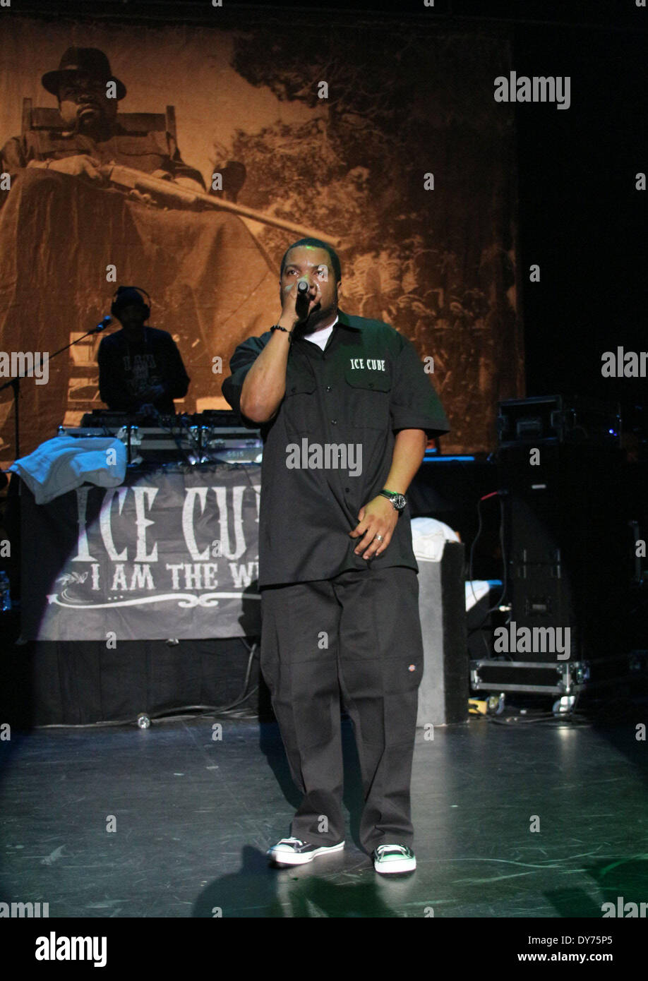 Rapper wc hi-res stock photography and images - Alamy