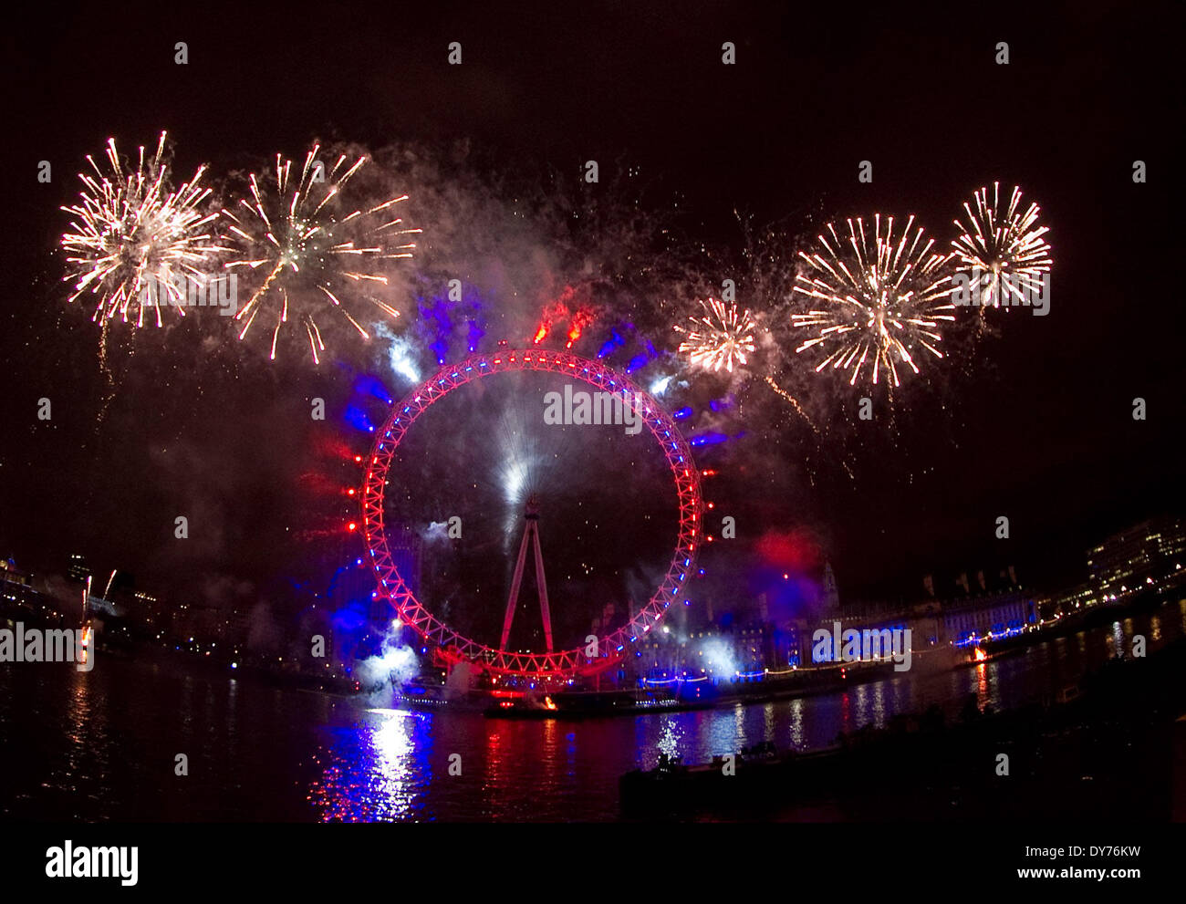 New Year's Firework display centred on the London Eye in Westminister ...