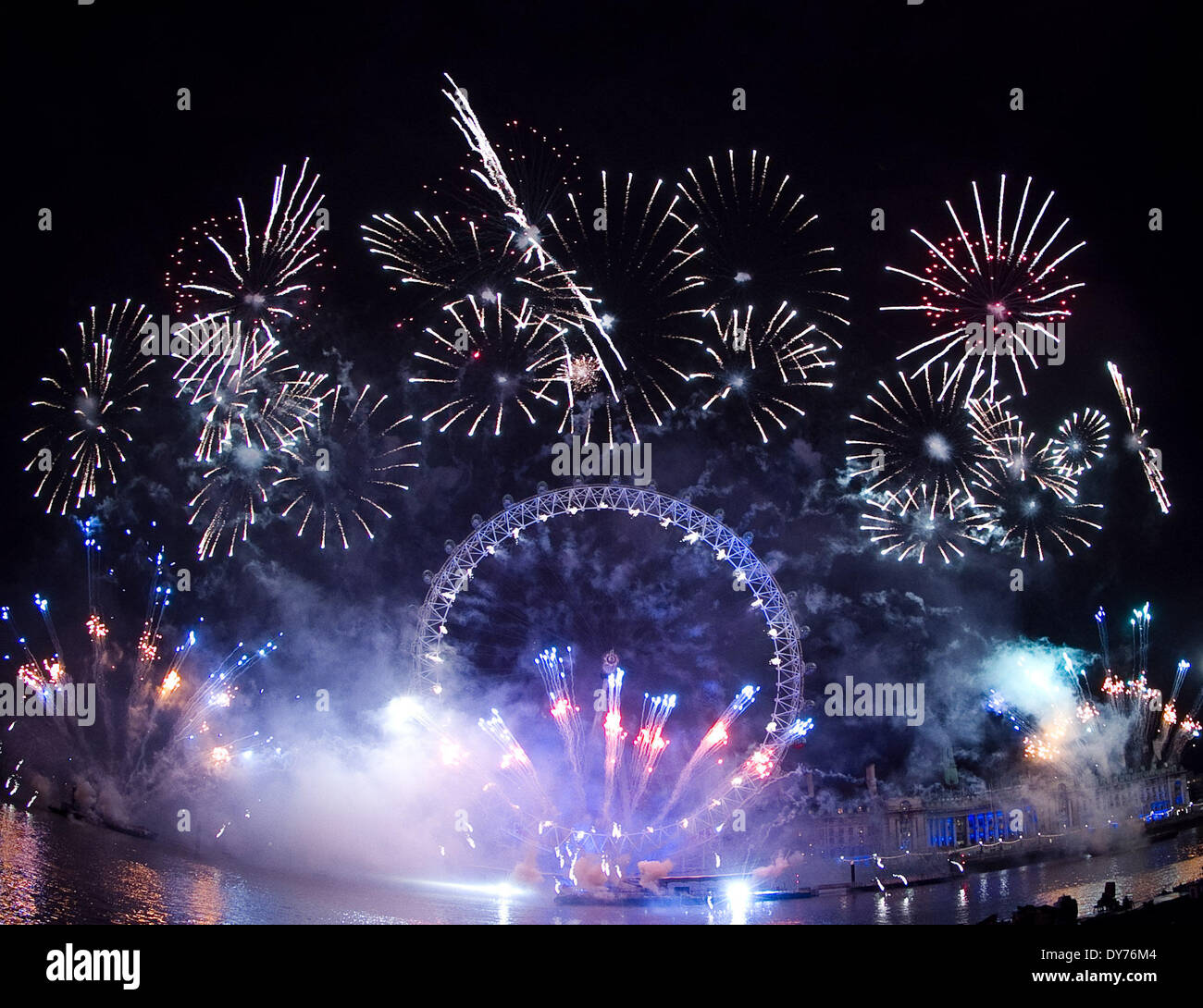 New Year's Firework display centred on the London Eye in Westminister ...