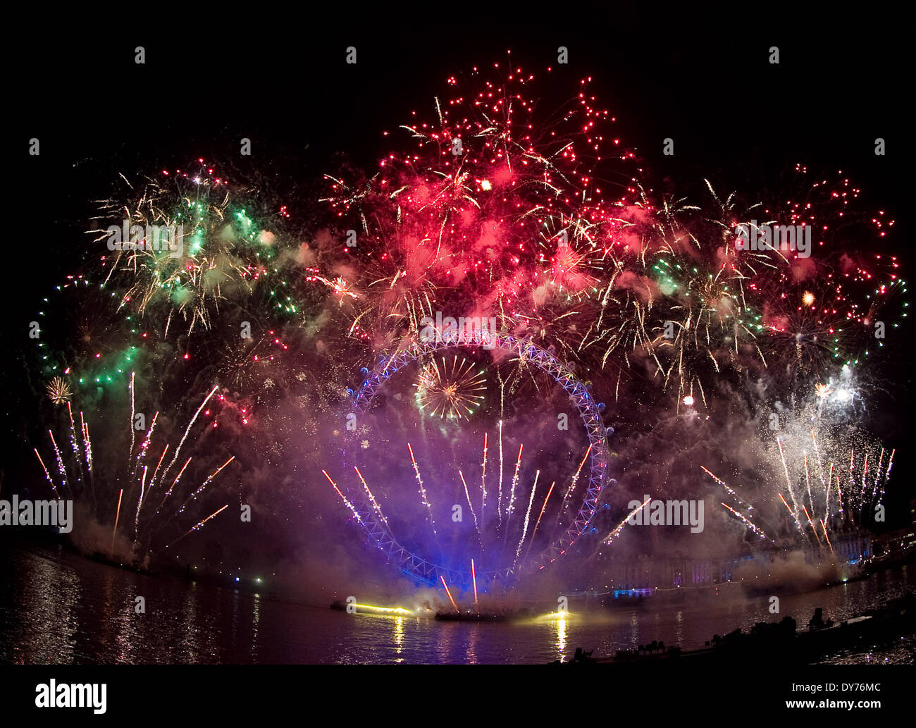 New Year's Firework display centred on the London Eye in Westminister ...