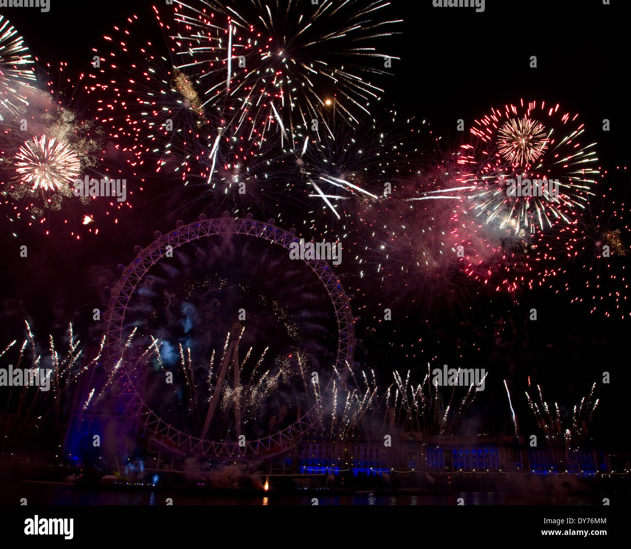 New Year's Firework display centred on the London Eye in Westminister ...