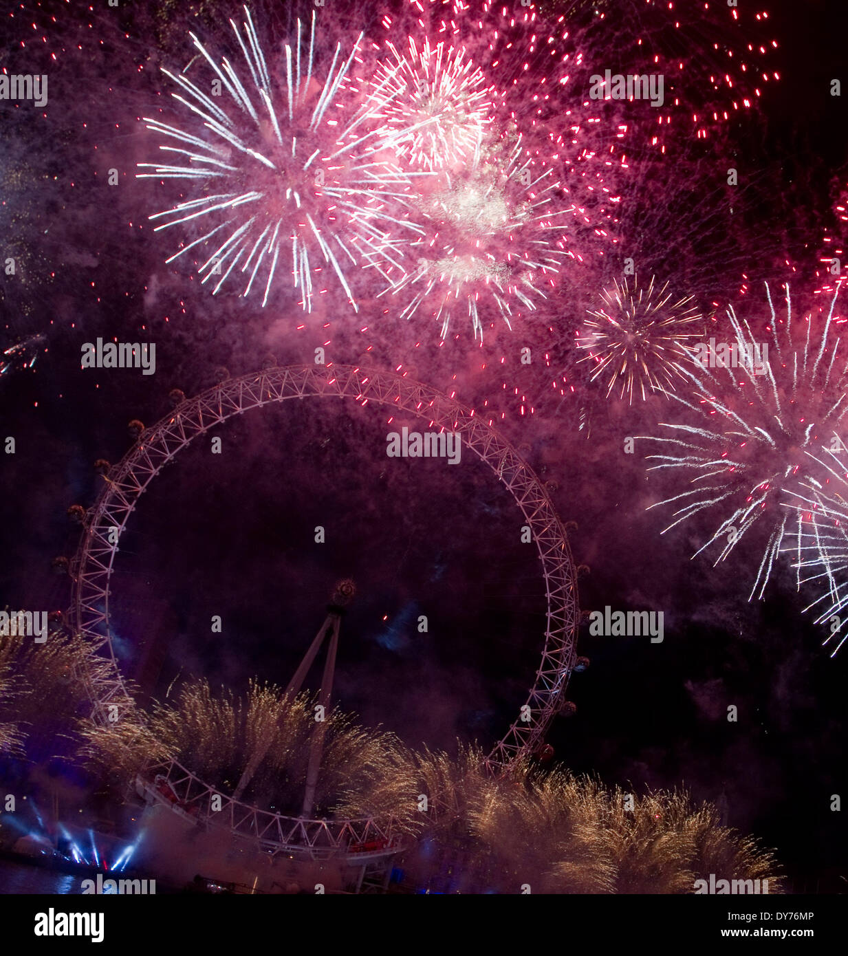New Year's Firework display centred on the London Eye in Westminister ...