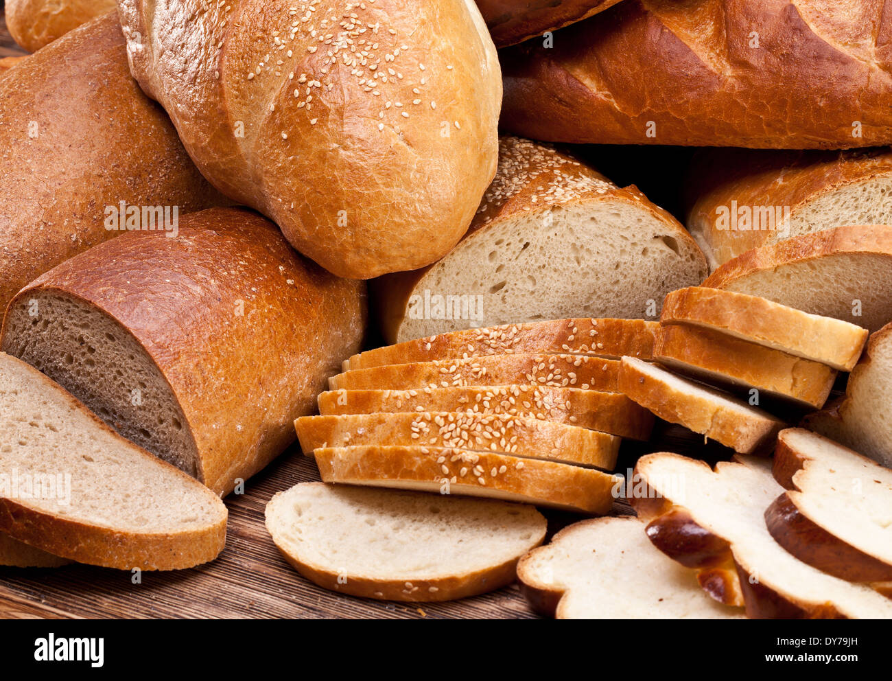 Different bread and bread slices. Food background Stock Photo - Alamy