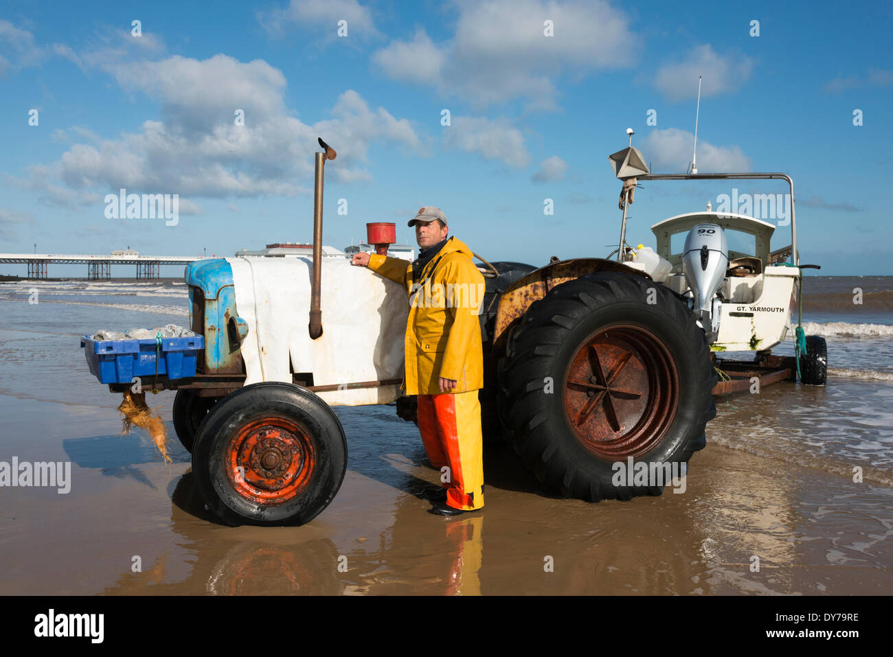 Cromer, UK. 8th April, 2014. As the new crab season gets underway crab ...