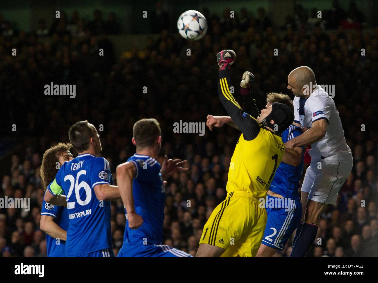 Soccer action chelsea corner hi-res stock photography and images - Alamy