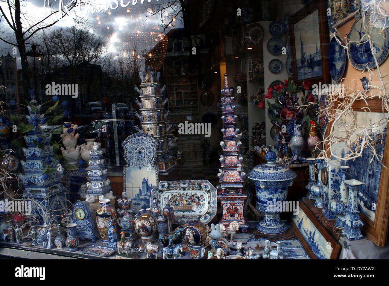 Assortment of Delftware and China in a shop window in Amsterdam Stock ...