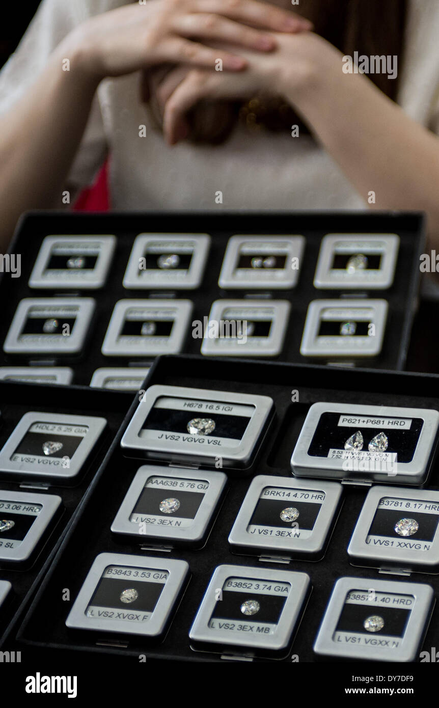 Ramat Gan. 7th Apr, 2014. Photo taken on April 7, 2014 shows polished ...