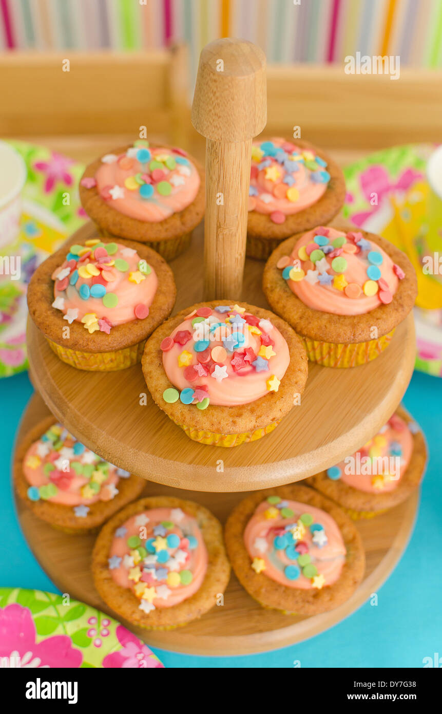 Table of cakes hi-res stock photography and images - Alamy