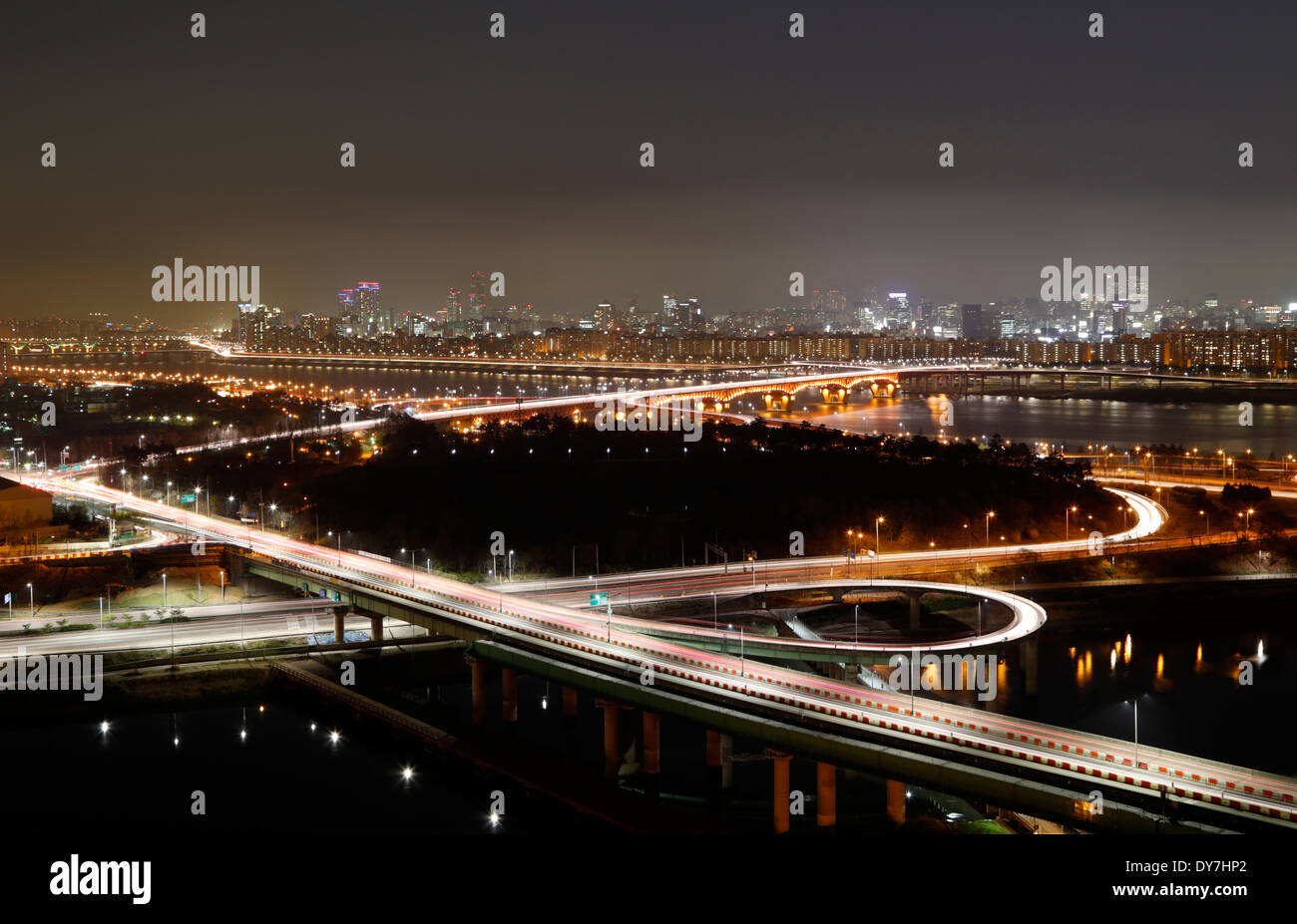 Gangbyeon Express Way and the Seongsu Bridge are seen over the Han ...