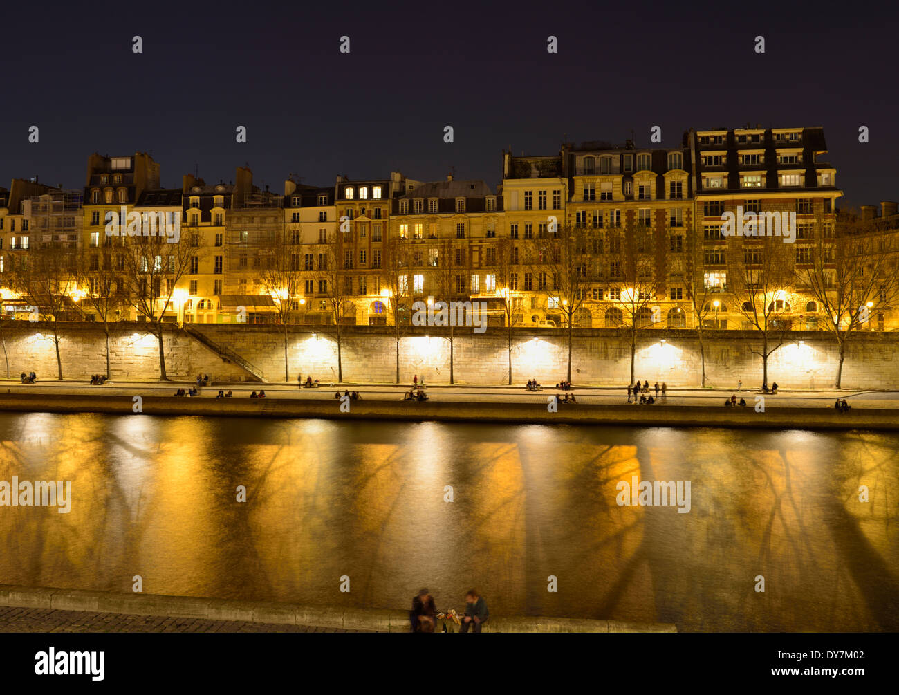Sitting embankment hi-res stock photography and images - Alamy