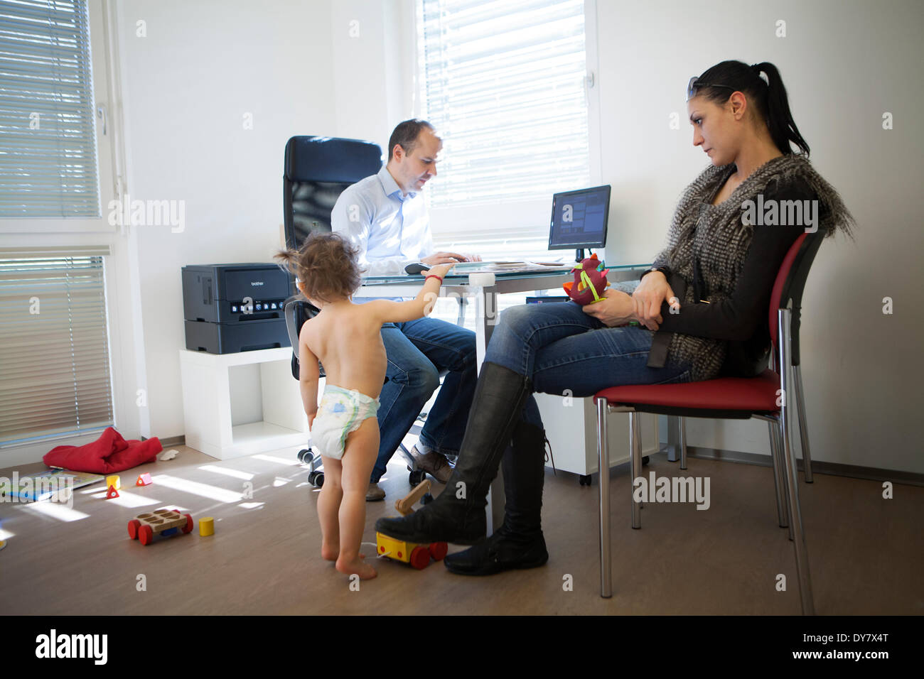 Visit pediatrician mom baby hi-res stock photography and images - Alamy