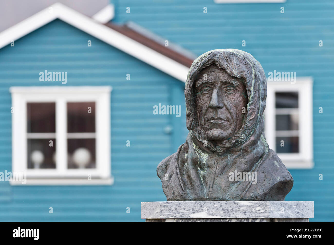 Amundsen sculpture hi-res stock photography and images - Alamy