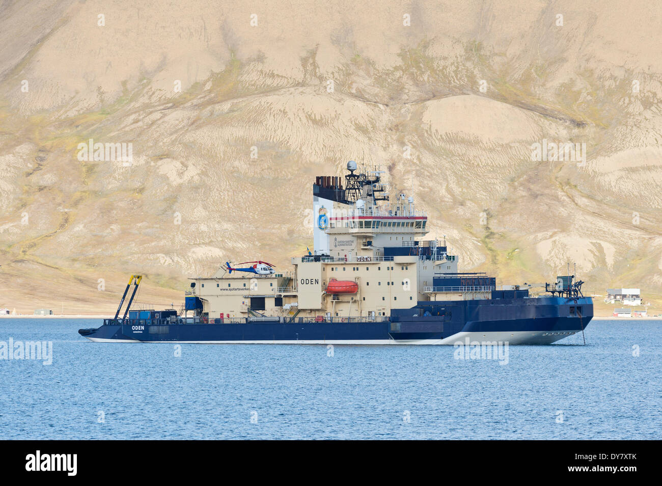Oden, Swedish research vessel and icebreaker, Isfjorden, Longyearbyen ...