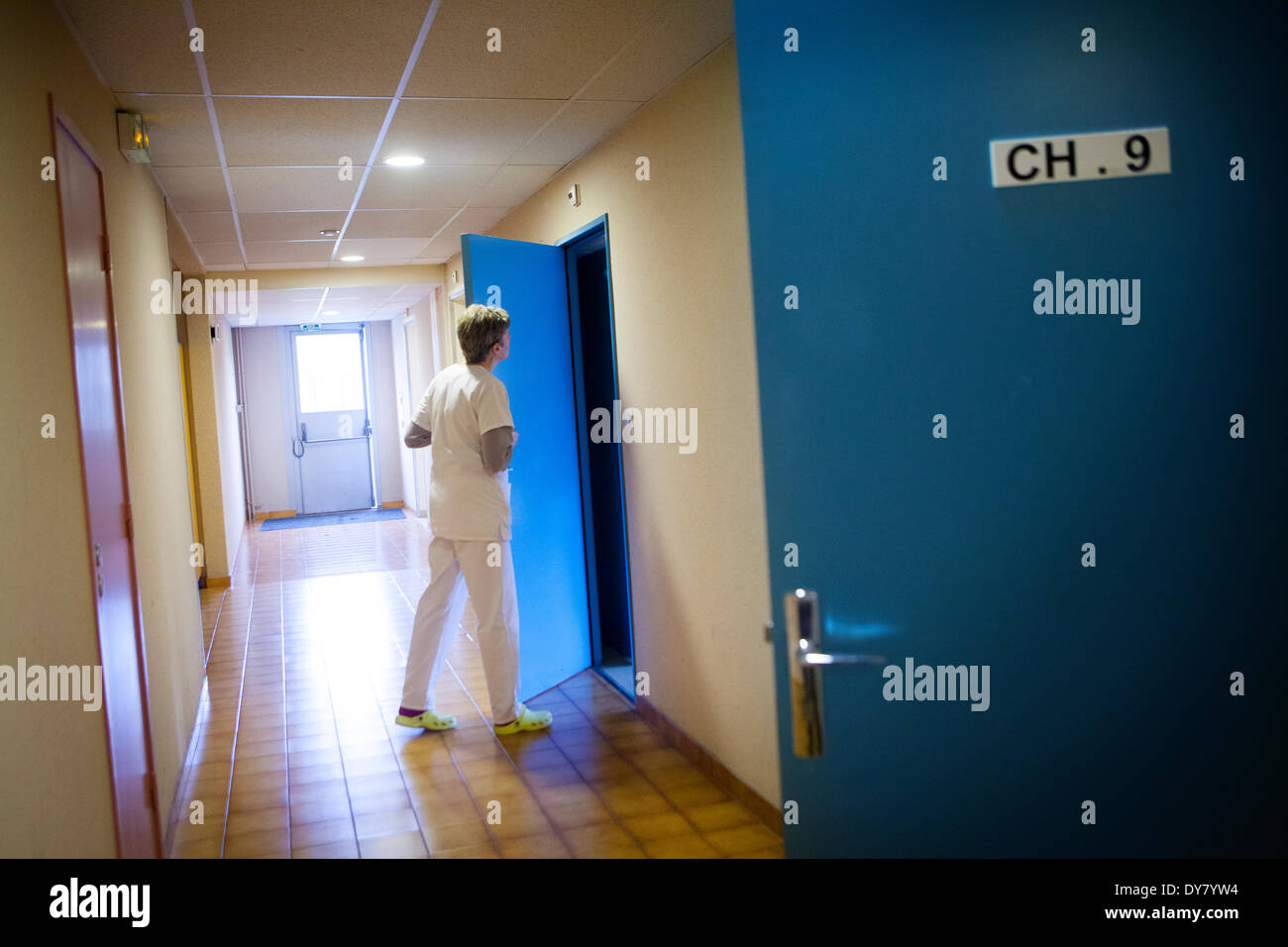 Female psychiatry aide hi-res stock photography and images - Alamy