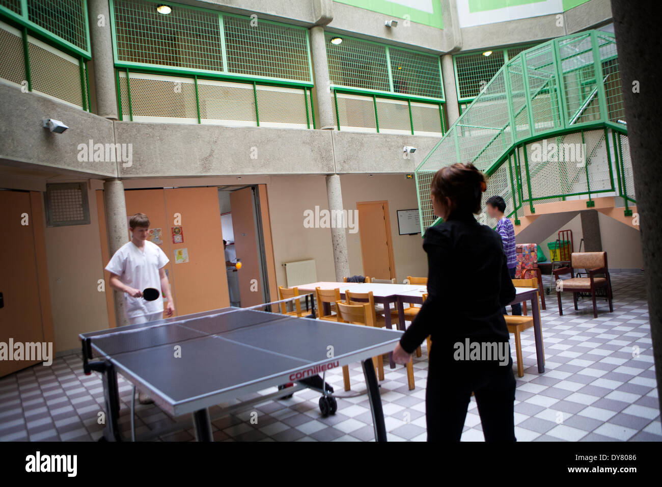 Play worker hospital hi-res stock photography and images - Alamy