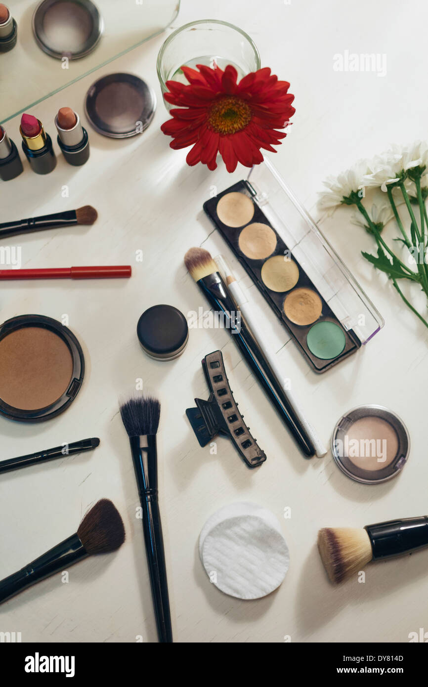 White makeup table Stock Photo - Alamy