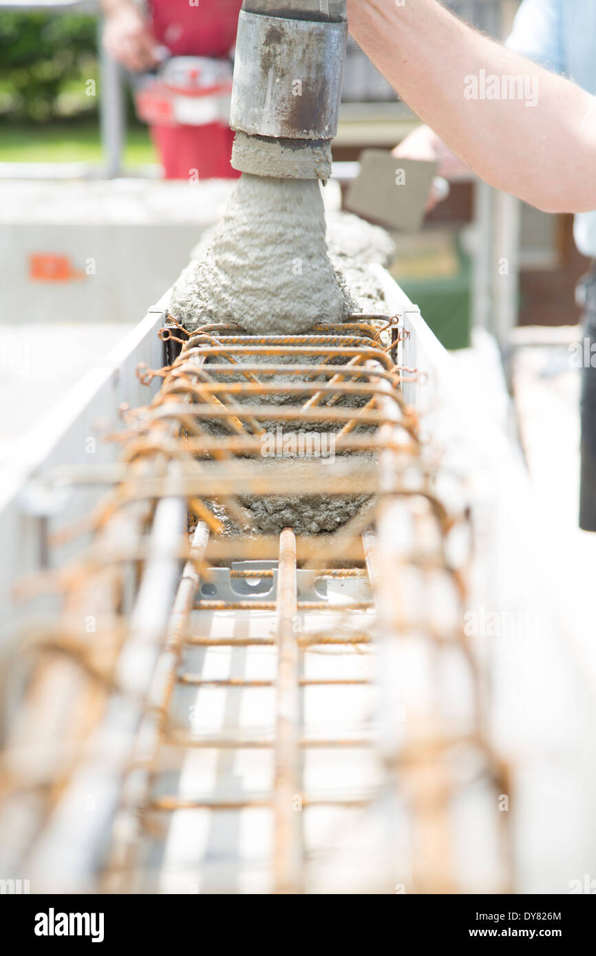 Construction residential house casting ring hi-res stock photography ...