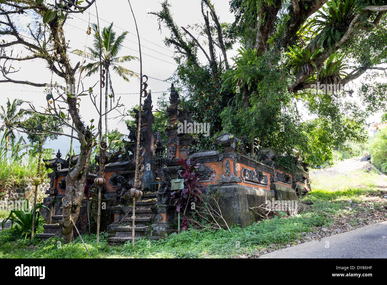 Roadside temple in Bali Stock Photo - Alamy