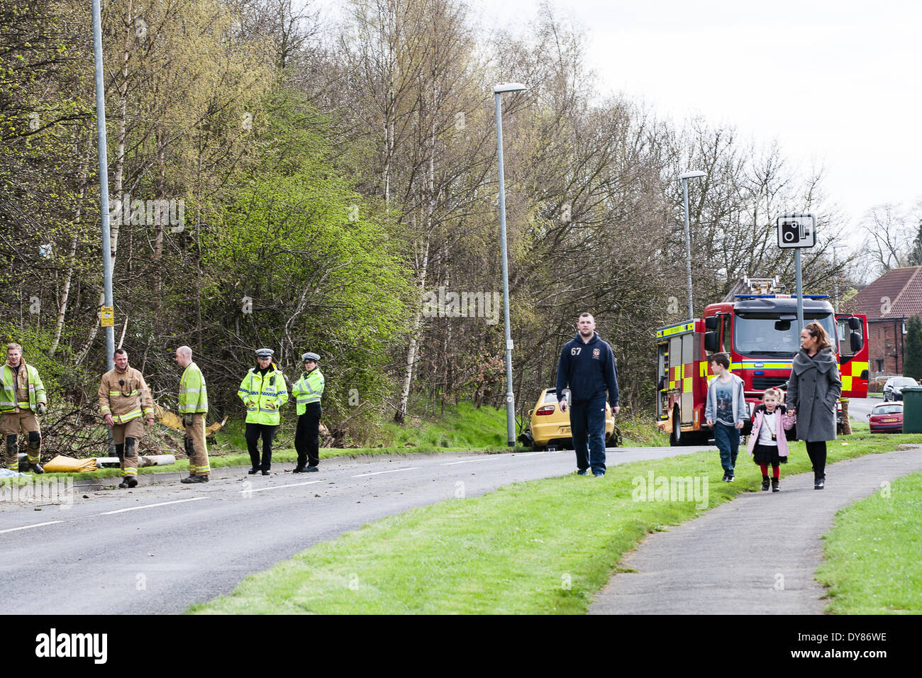 Emergency services attend the scene of a fire hi-res stock photography ...
