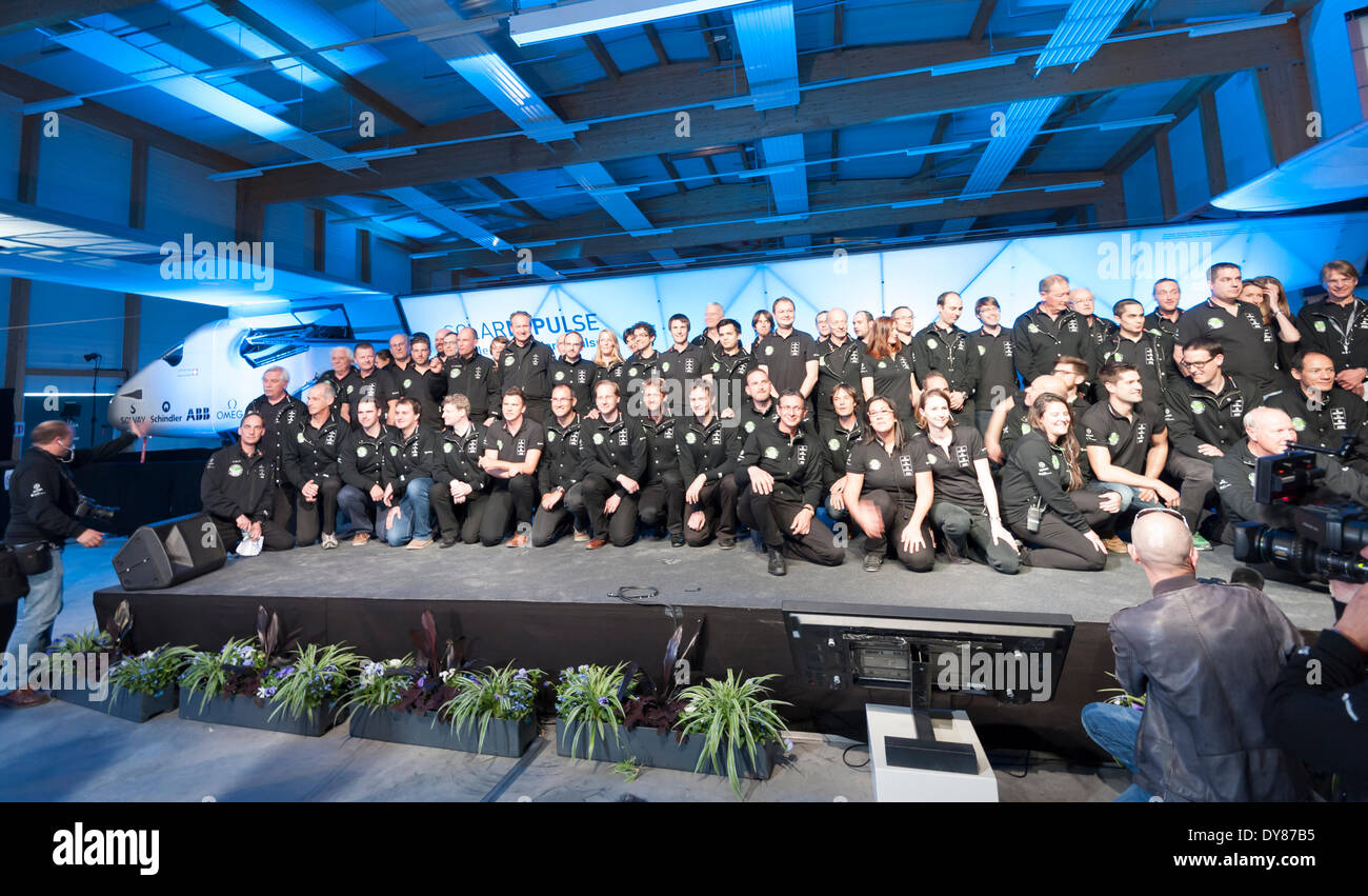 Cockpit solar powered solar impulse aircraft hi-res stock photography ...