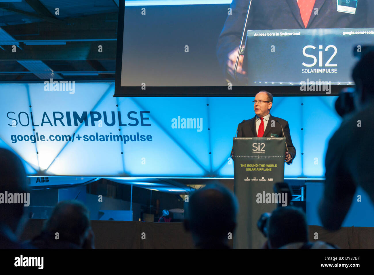 Swiss plane solar impulse ii hi-res stock photography and images - Alamy