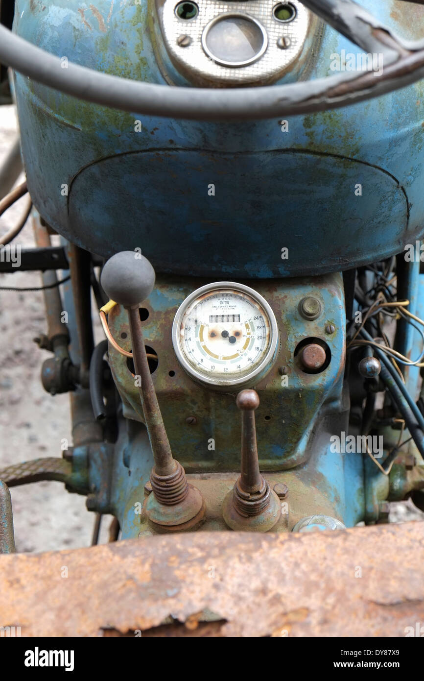 Rev counter hi-res stock photography and images - Alamy