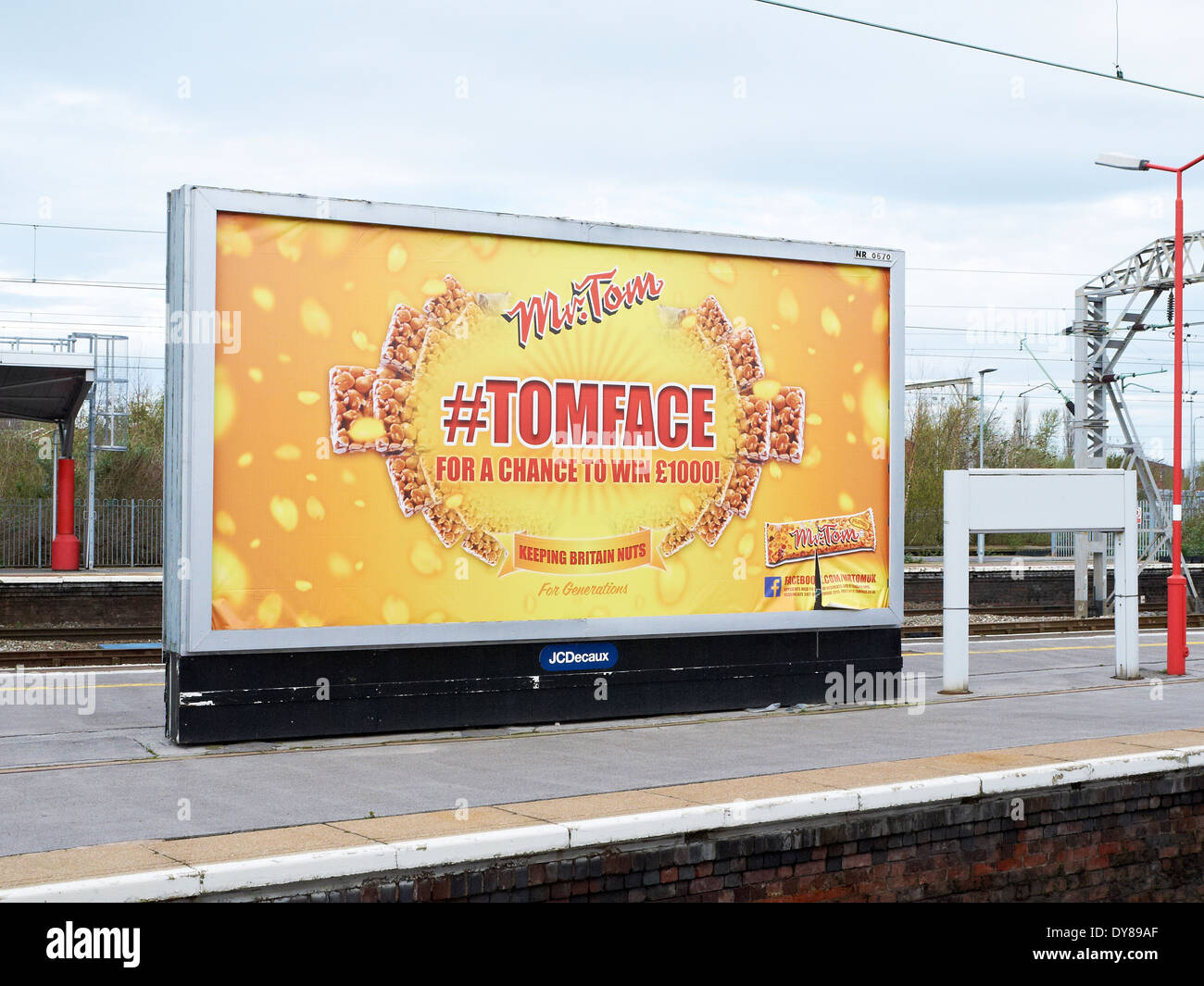 Billboard advert uk hi-res stock photography and images - Alamy